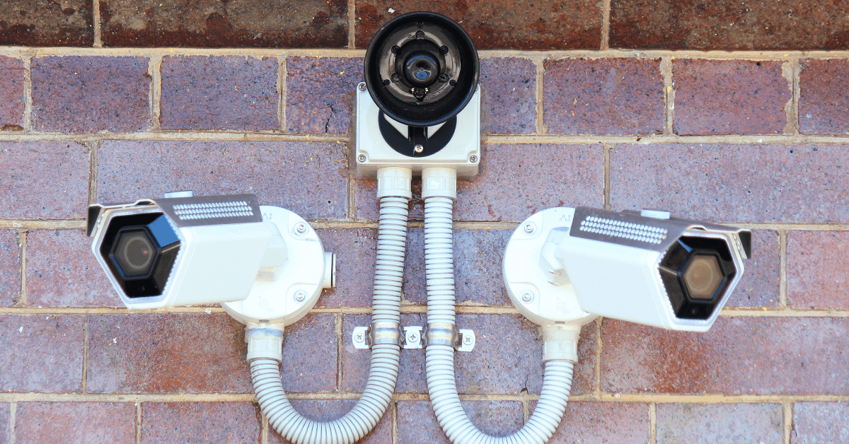 The best Holiday Security Tips and cameras to get your home.